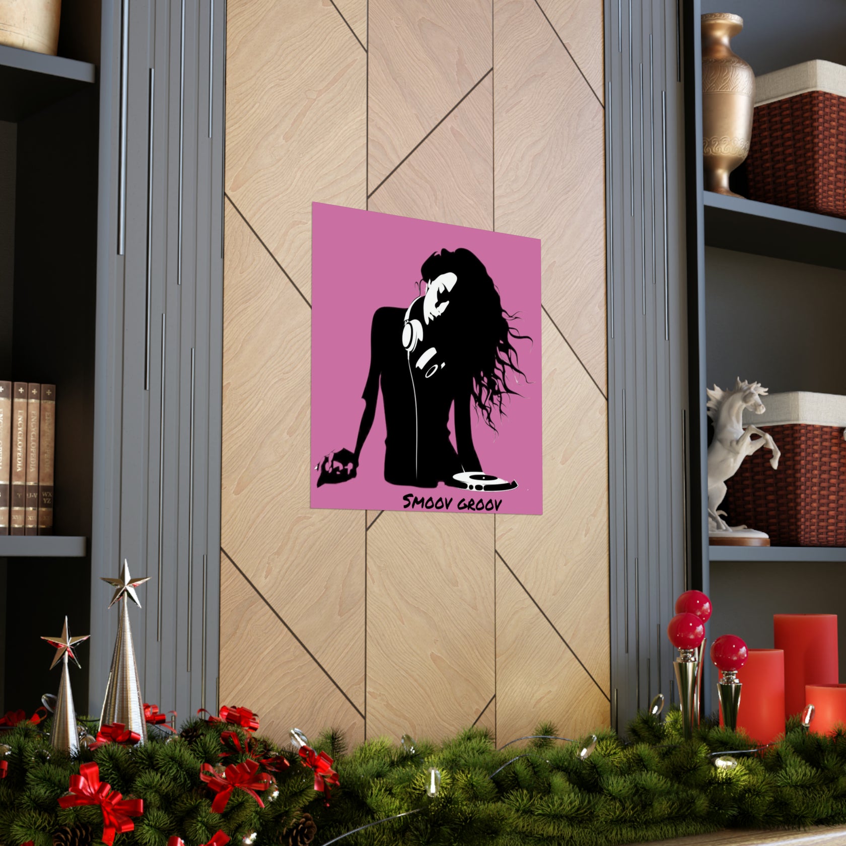 Smoove Groov Pink DJ Girl – Fuzzing Dog