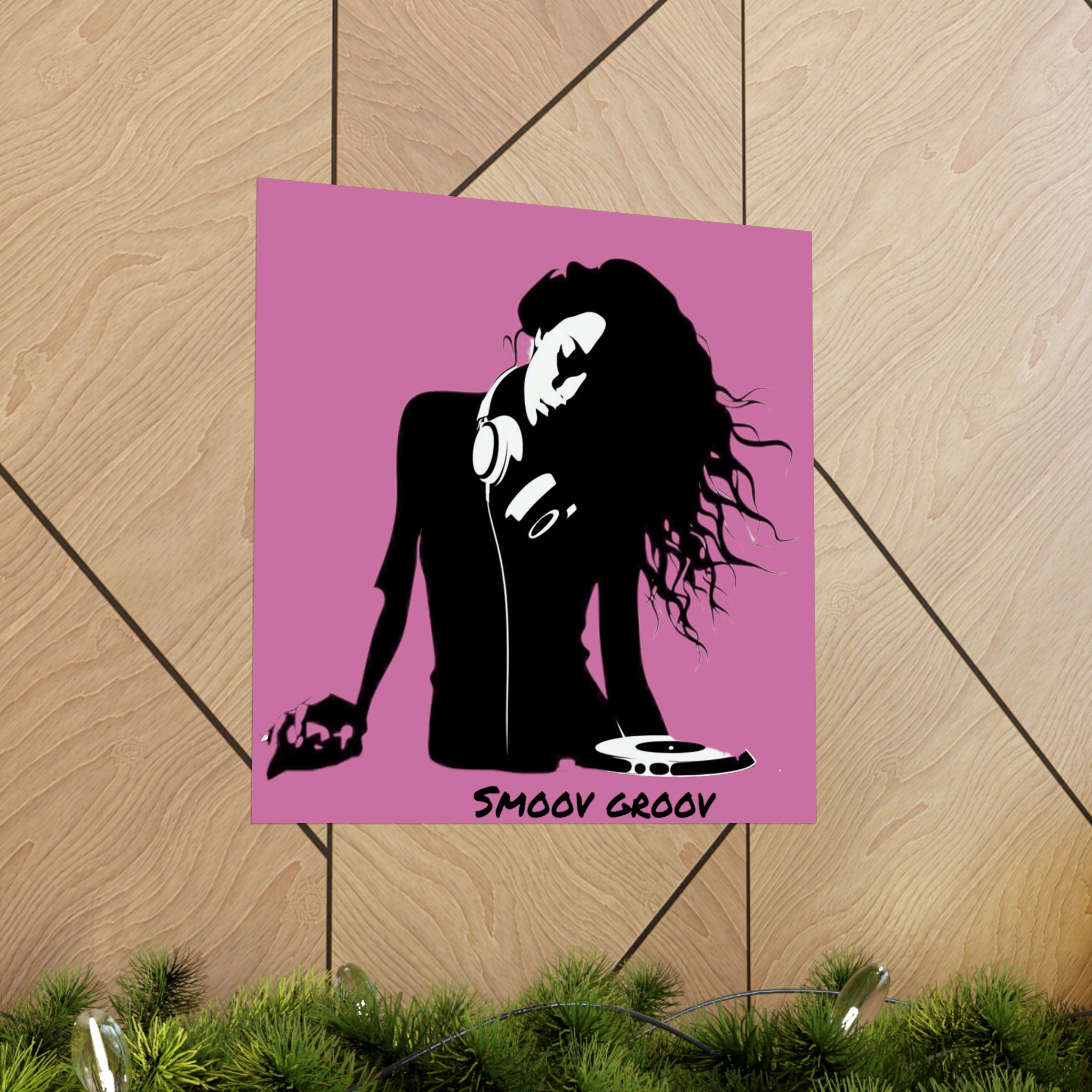 Smoove Groov Pink DJ Girl – Fuzzing Dog